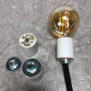 SOCKET: PORCELAIN, KEYLESS, GROUNDED, 1/4 IPS CAP – Sundial Wire